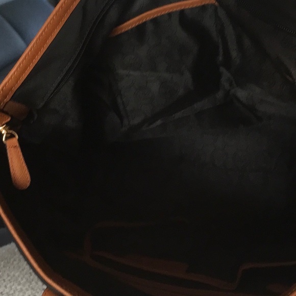 Michael Kors | Accessories | Pristine Michael Kors Purse | Poshmark